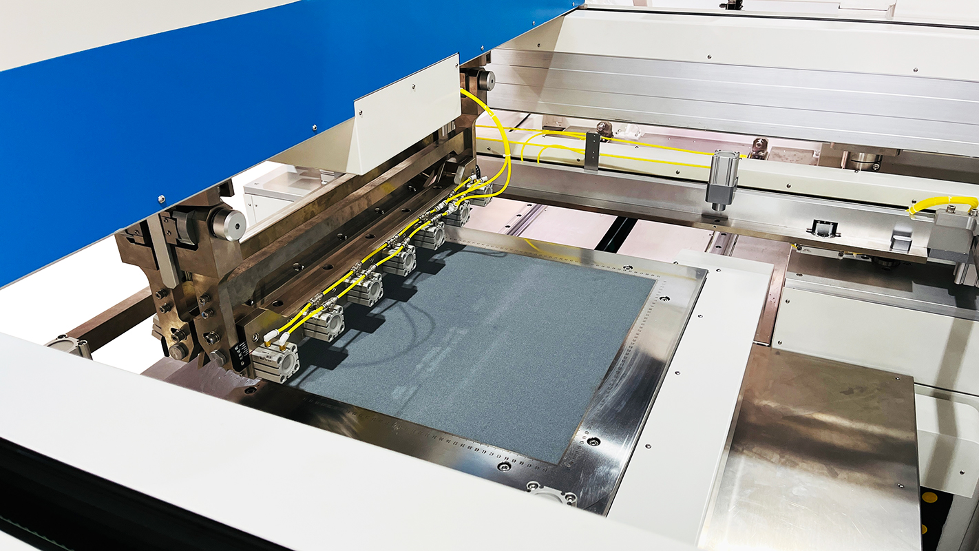 IC-60-CCD大型高刚性高精密厚膜丝网印刷机